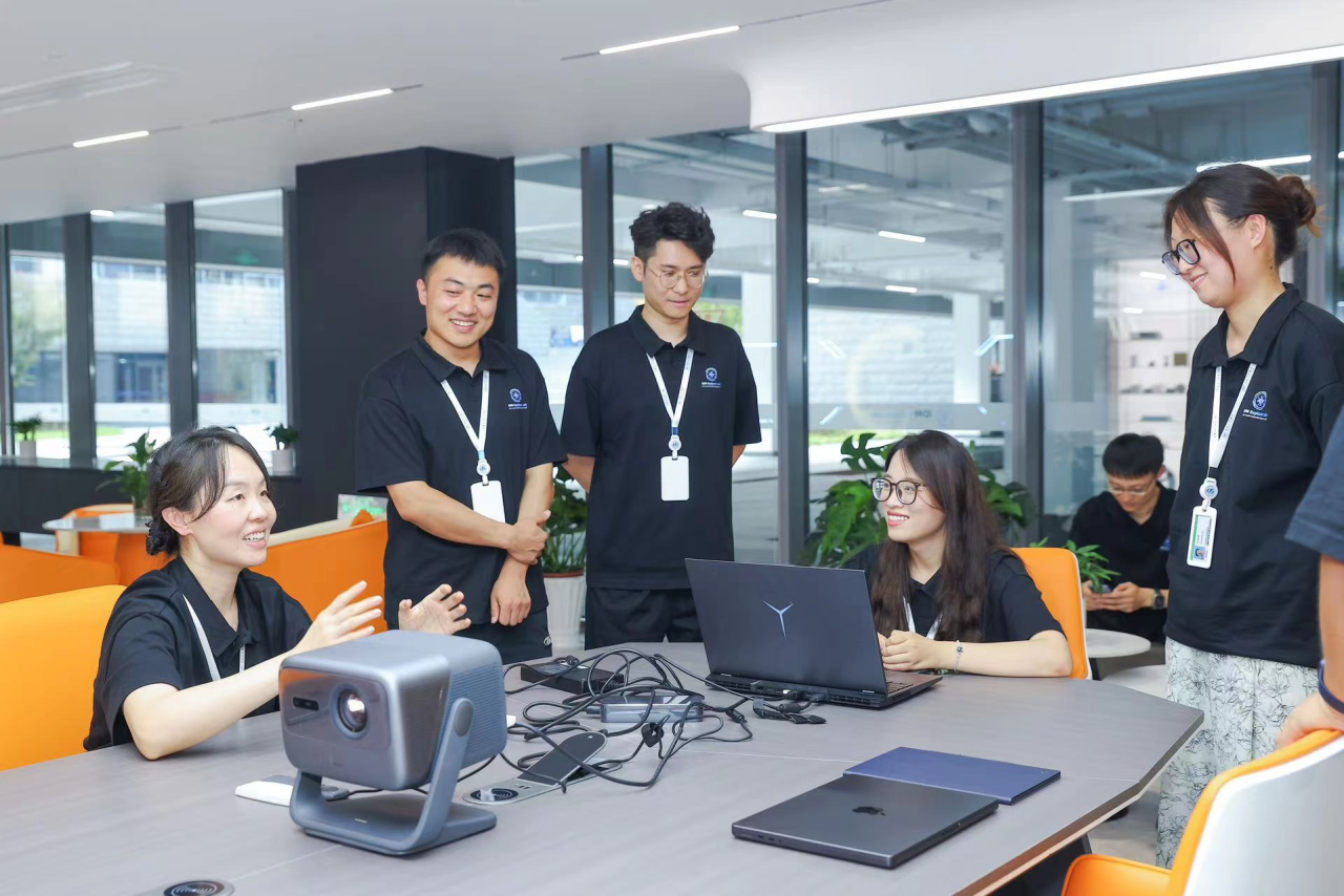 “天目山七号”IDM-Alpha材料垂直领域大语言模型发布成功-天目山实验室